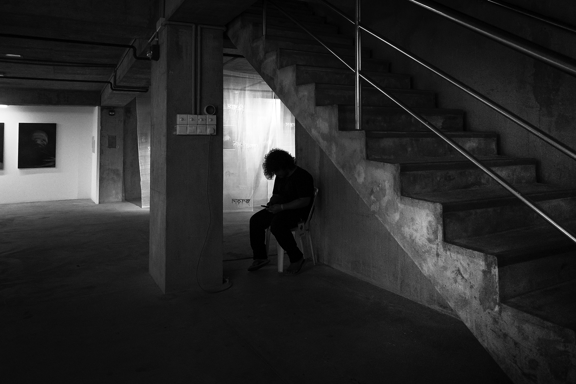 ABSENCE OF LIGHT – SPECTACULUM MAGAZINE