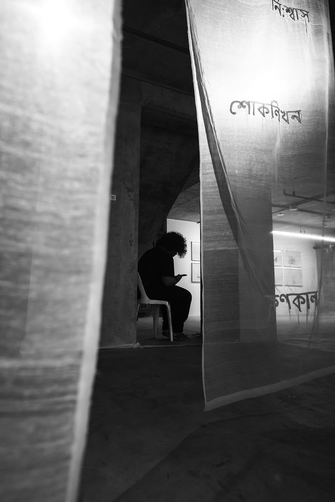 ABSENCE OF LIGHT – SPECTACULUM MAGAZINE